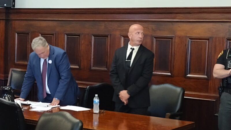 Judge strikes Kent venue change motion as jury selection continues ...